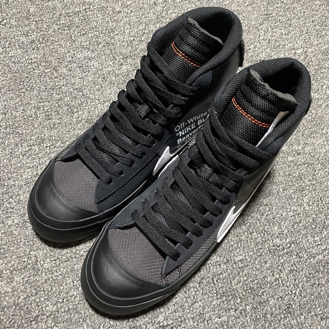 Supreme × Nike SB Dunk Low OG QS Supreme × Nike SB Dunk Low OG QS