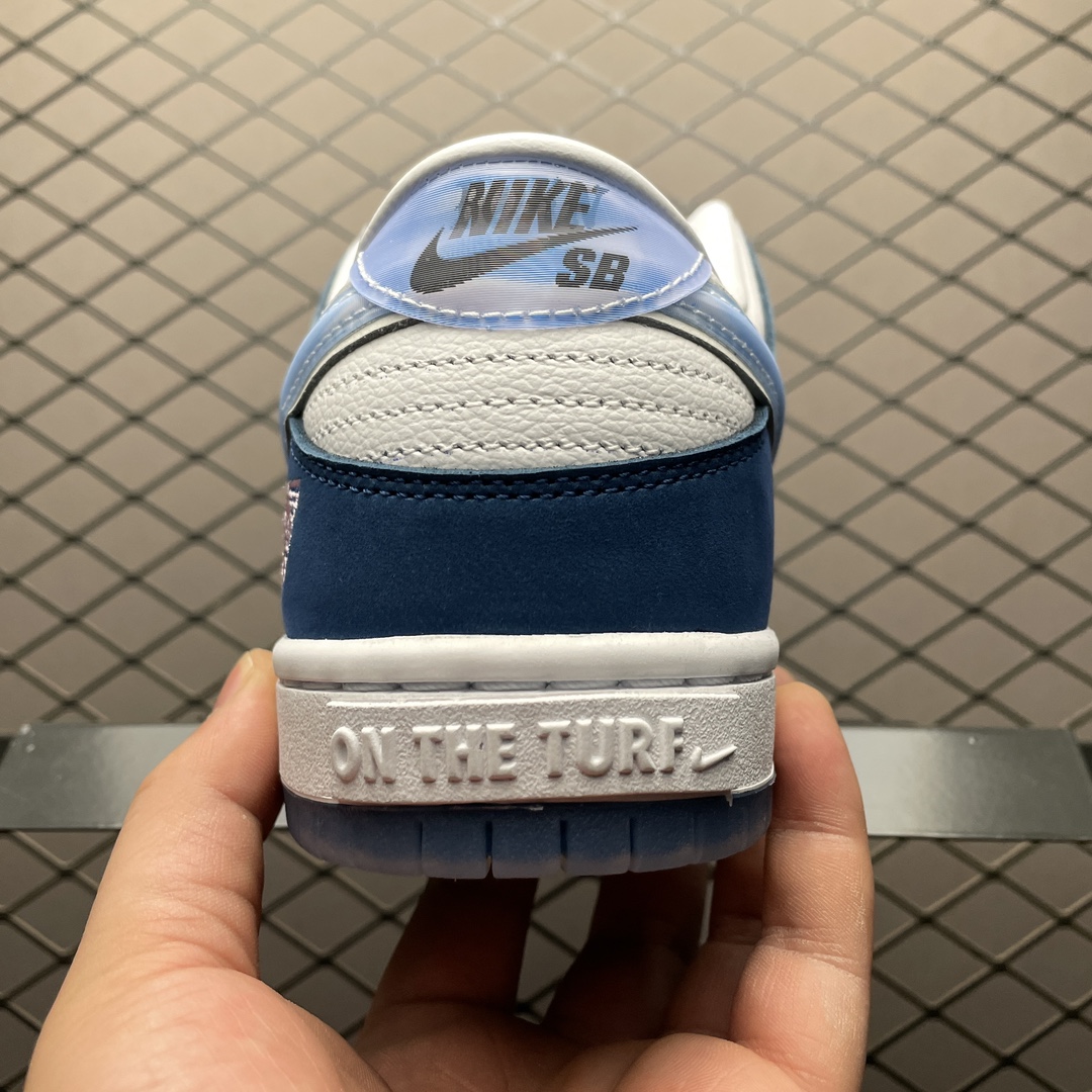 Supreme × Nike SB Dunk Low OG QS Supreme × Nike SB Dunk Low OG QS