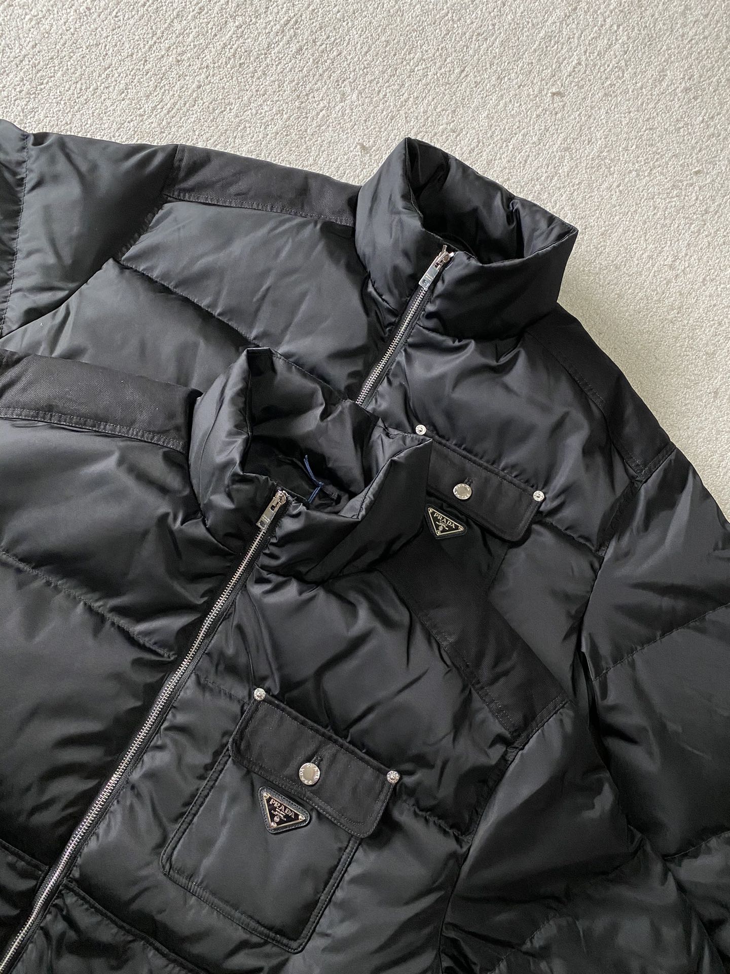 Prada Cropped Re-Nylon down jacket(SGC584-1WQ8-F0002-S-OOO) Prada Cropped Re-Nylon down jacket(SGC584-1WQ8-F0002-S-OOO)