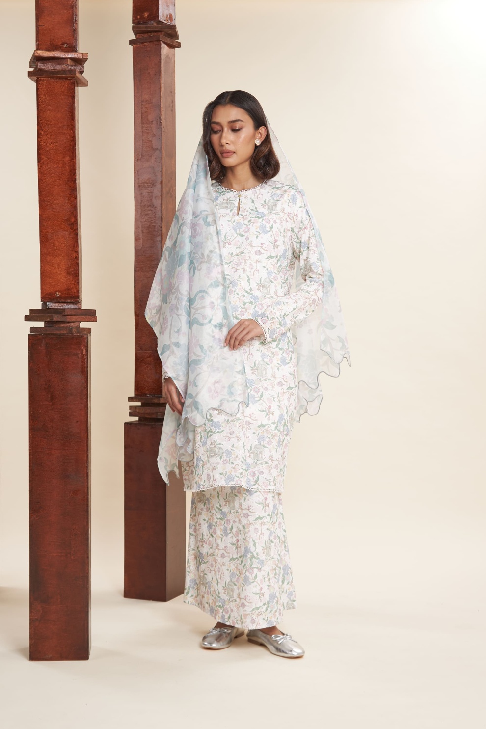 Buy Katrina White Textured Modern Kurung Set | Mimpikita