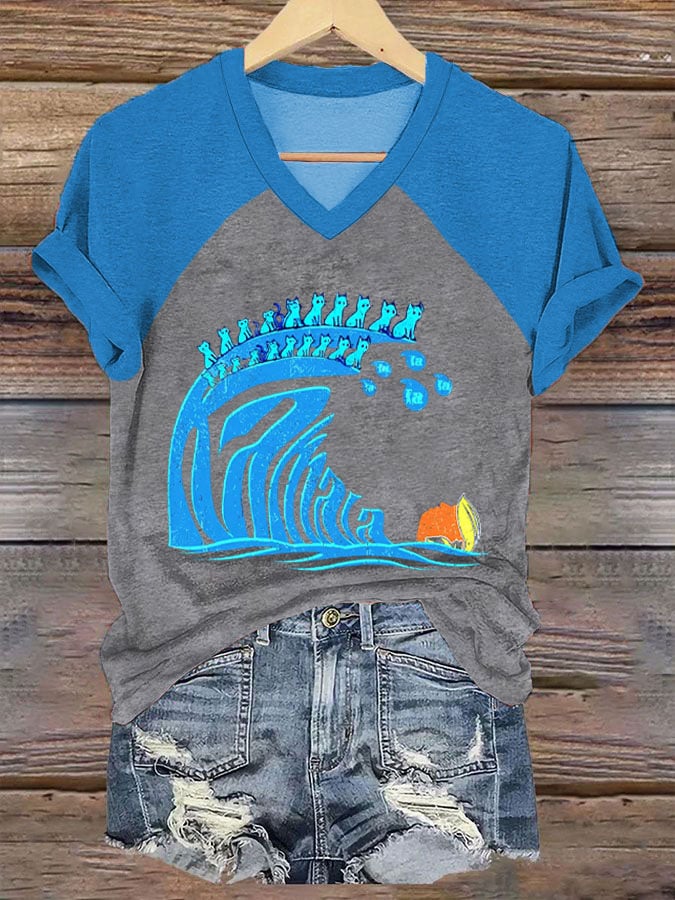 Women's Comma La Cats Blue Wave&Orange Print V-Neck T-Shirt