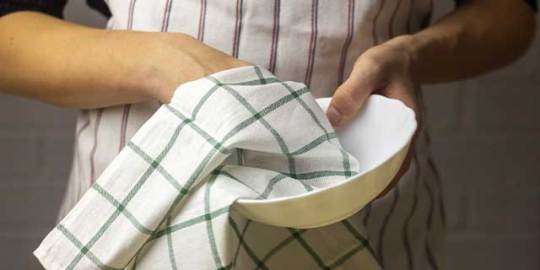 5 Effective Ways on How to Clean Burnt Ceramic Pot (+Tips and Things to ...