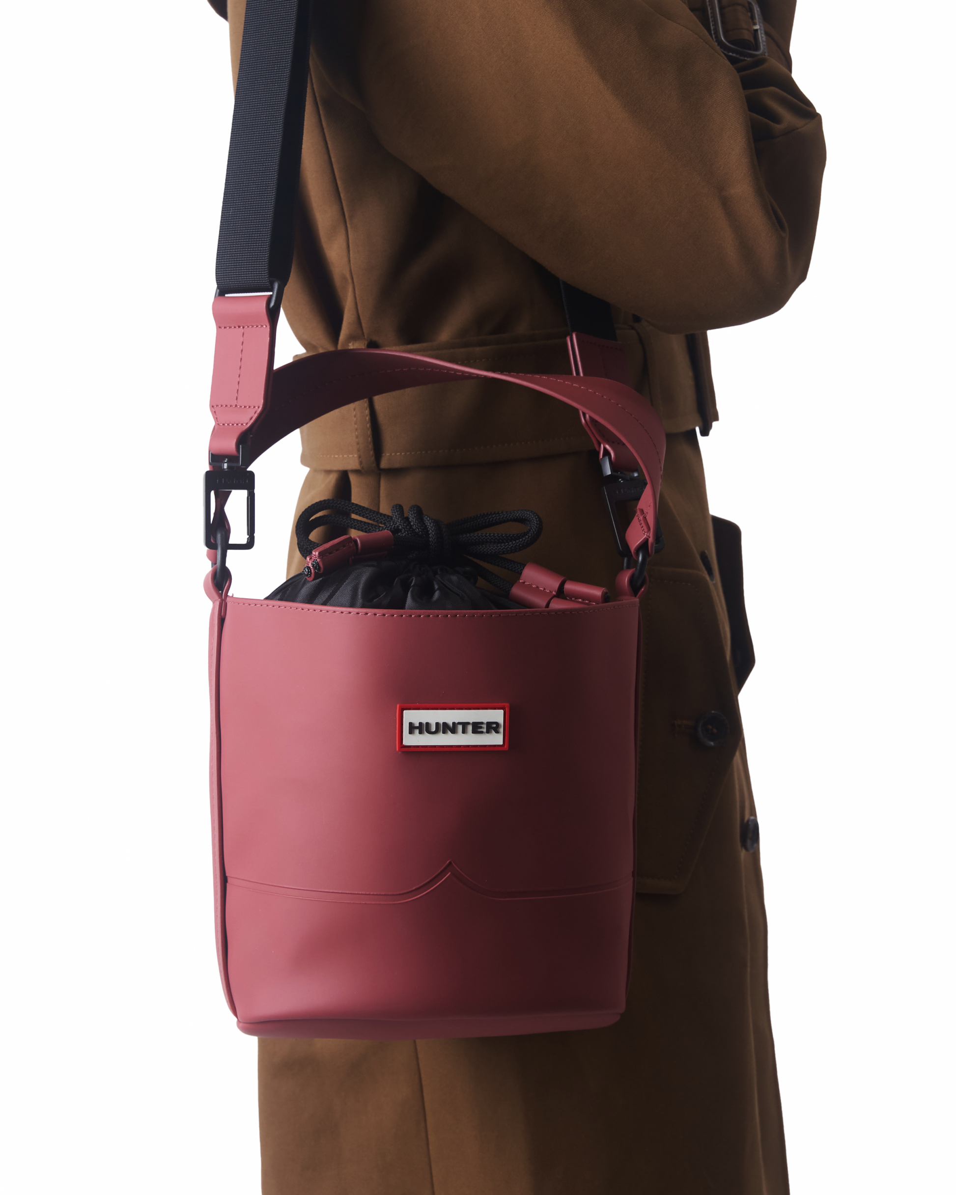 ORIGINAL RUBBERISED BUCKET BAG – Hunter Singapore