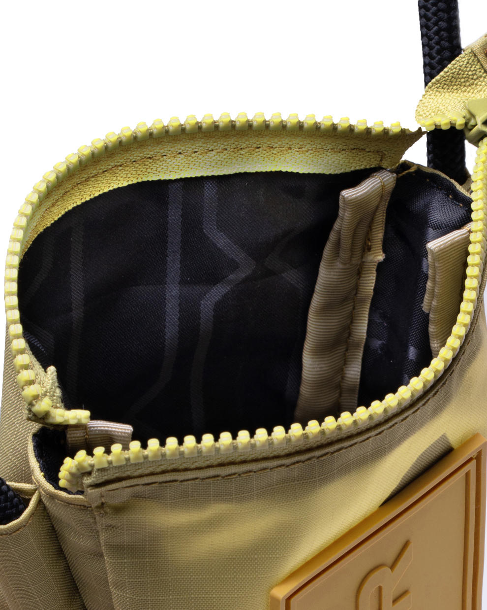 TRAVEL RIPSTOP PHONE POUCH – Hunter Singapore