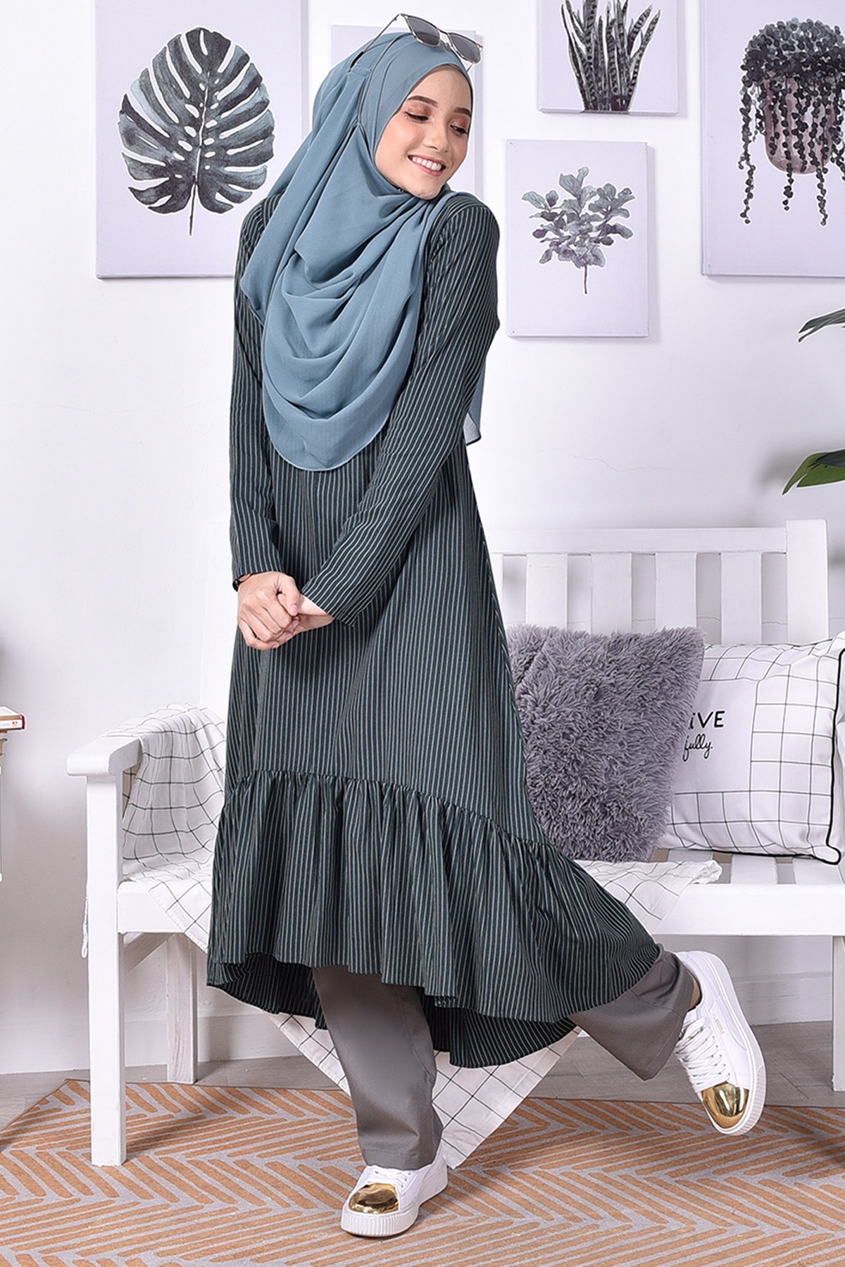 Dress Medi Ruffle Stephanie - Emerald Green – MCC Lifestyle