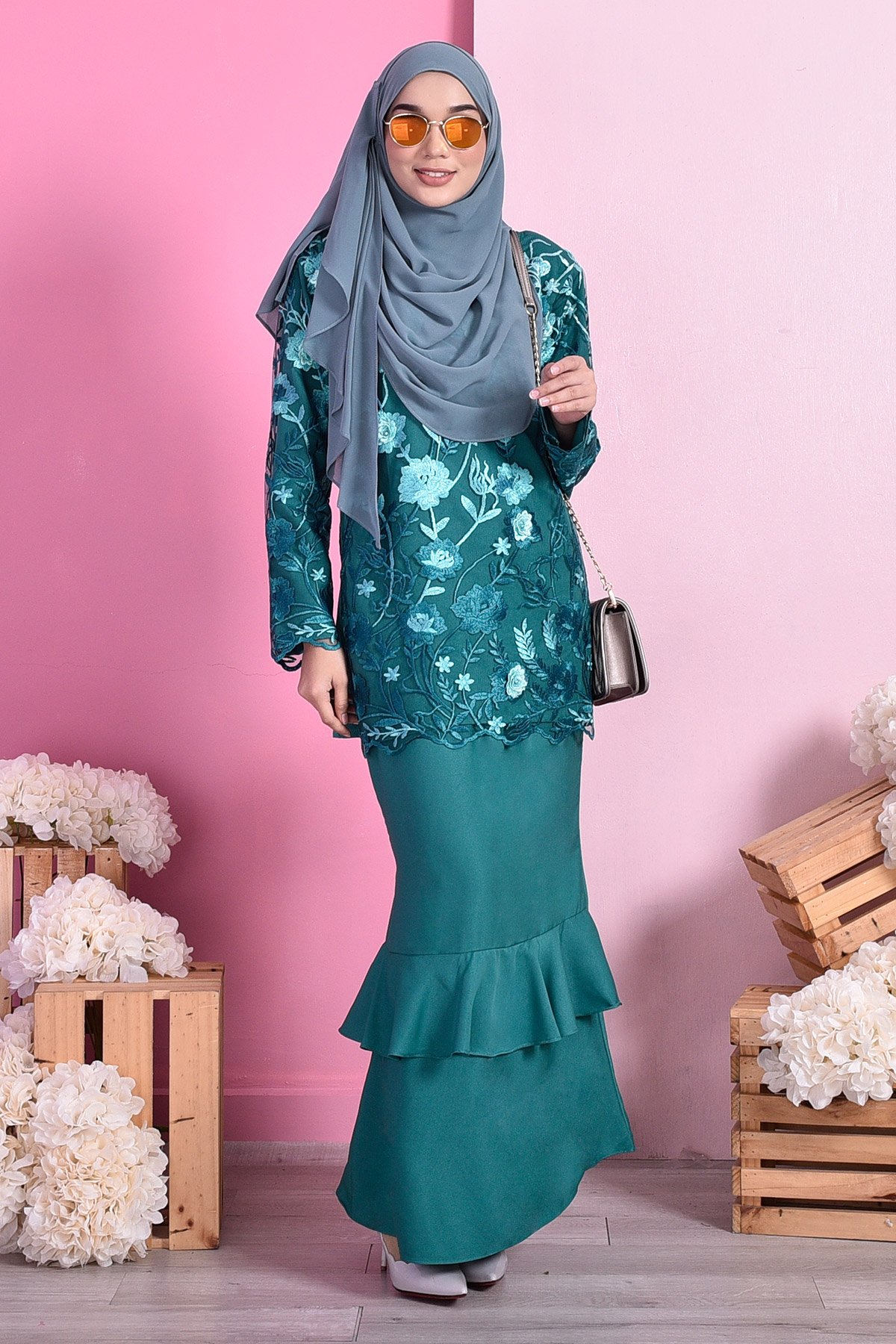 Baju Kurung Lace Celestine - Lush Green – MCC Lifestyle