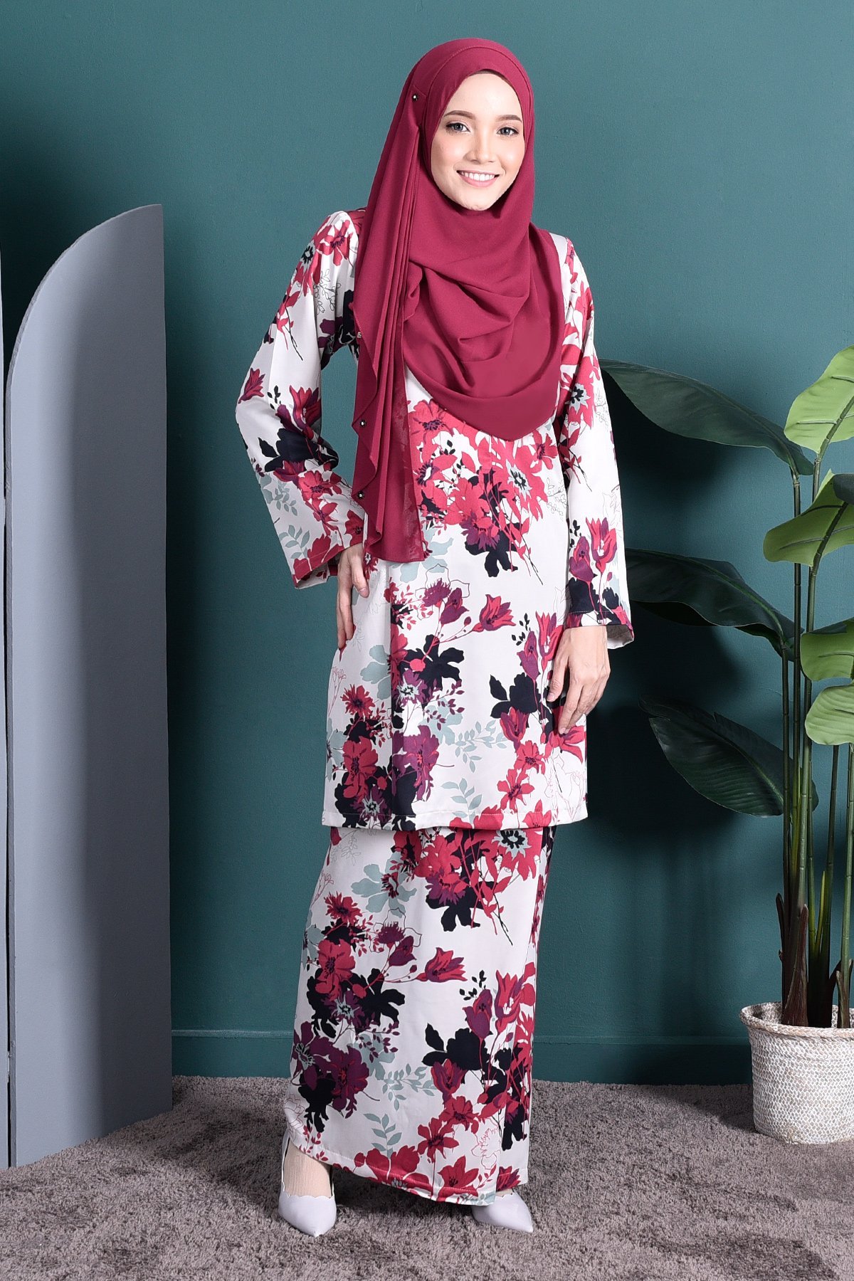 Baju Kurung Pahang Pamela - Ruby Red – MCC Lifestyle