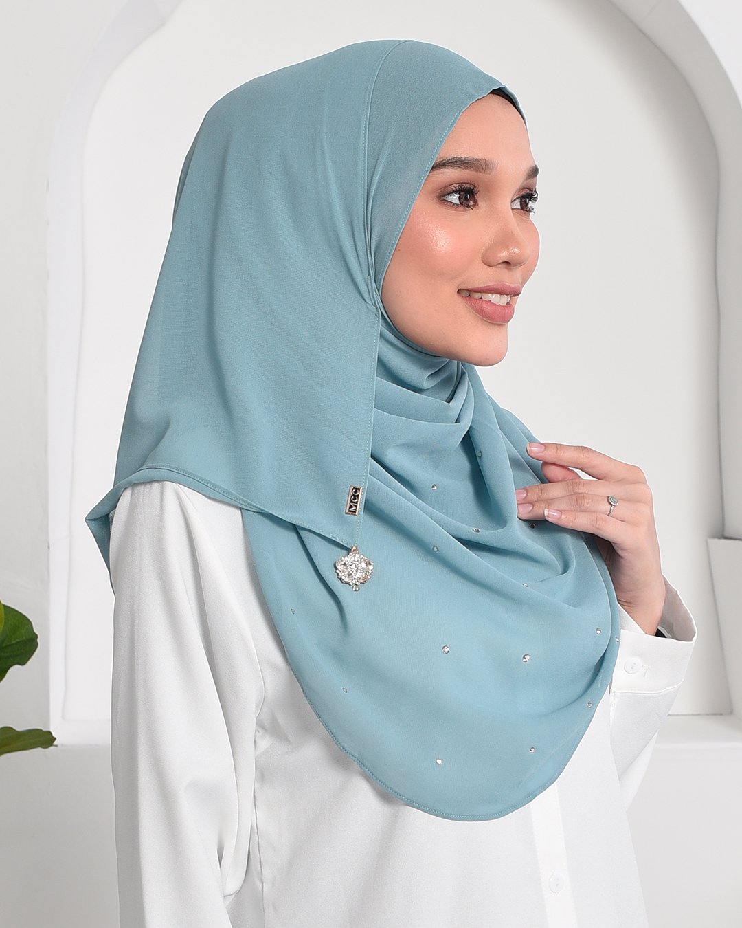 Shawl Aisyah One-Loop Glitter - Sky Green – MCC Lifestyle Shawl Aisyah One-Loop Glitter - Sky Green – MCC Lifestyle