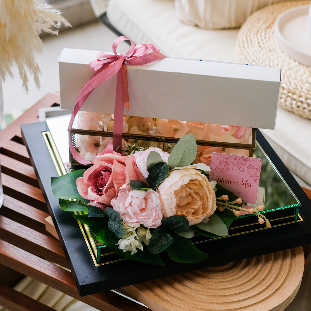 Dulang - Mirror-Based Wedding Gift Trays | Modern Gubahan Singapore
